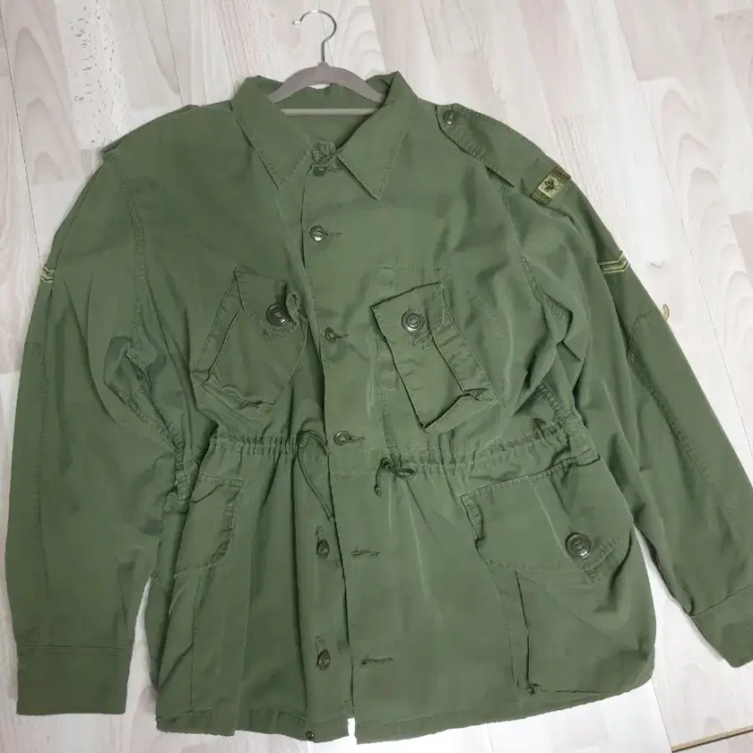 캐나다군 오리지날 야상105 민트급팝니다 #밀리터리,#버즈릭슨,#캐나다군,#m65,#105 on Bunjang Global Site.