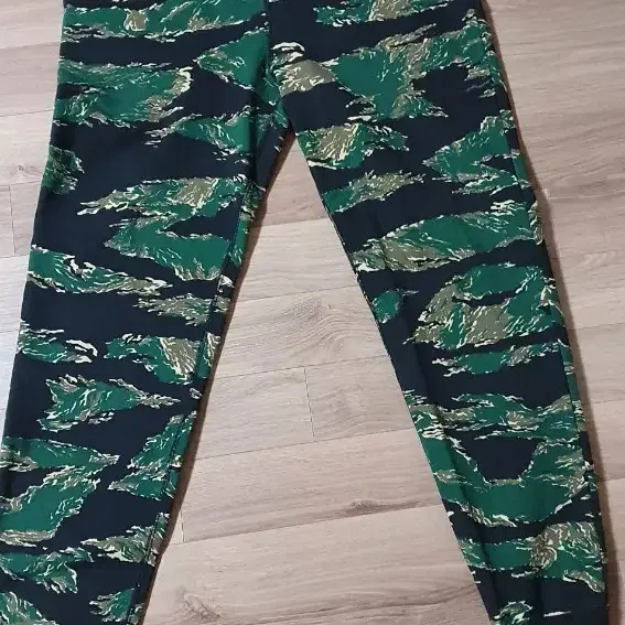 BAPE | 베이프 Vape Tiger Camo Pants #베이프 on Bunjang Global Site.