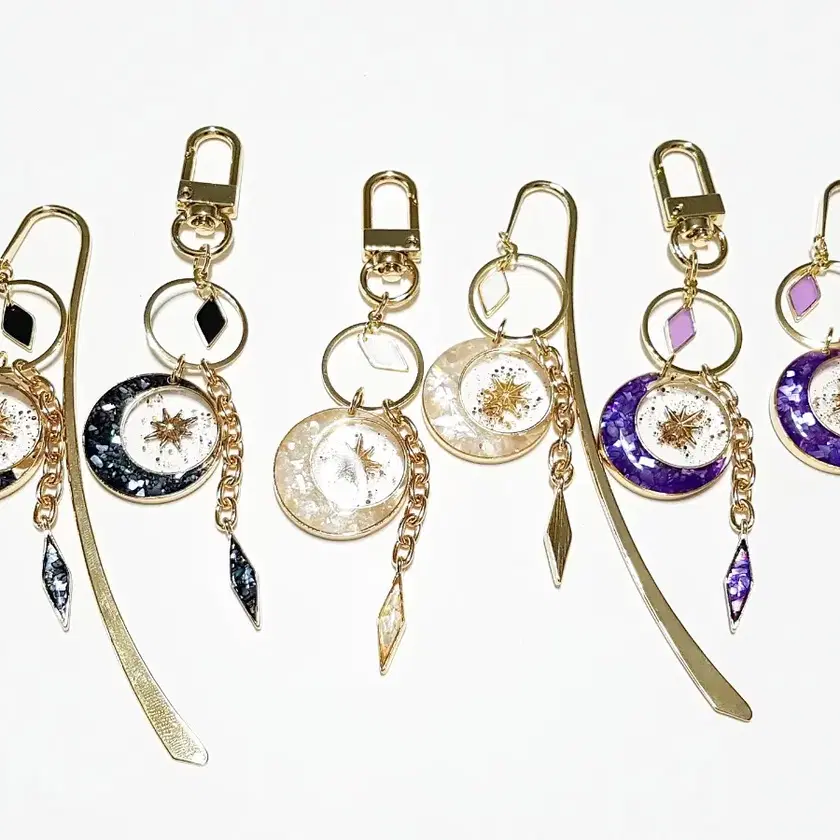 Resin Keychain Airpods Metal Bookmarks Card Wallet Pouch Galaxy Buzz ...