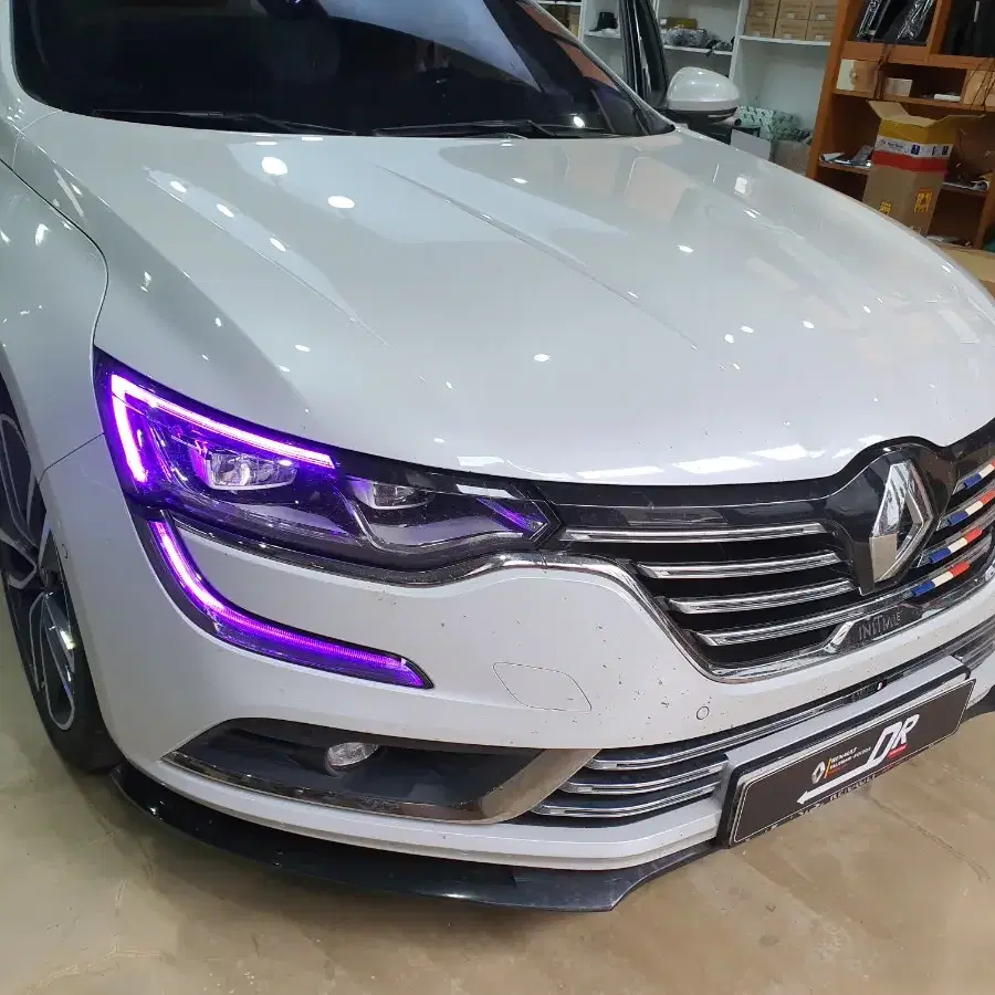 Vehicle/Tuning Supplies sm6,xm3,qm6,엠비언트,르노룩 on Bunjang with safe global shipping.