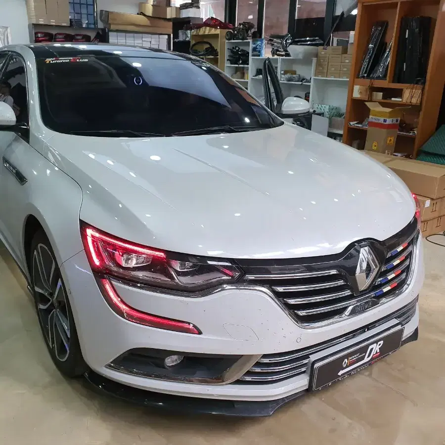 Vehicle/Tuning Supplies sm6,xm3,qm6,엠비언트,르노룩 on Bunjang with safe global shipping.