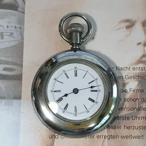 An old antique women's pocket watch, the Addison. #회중시계,#골동품시계,#시계,#골동품 ...