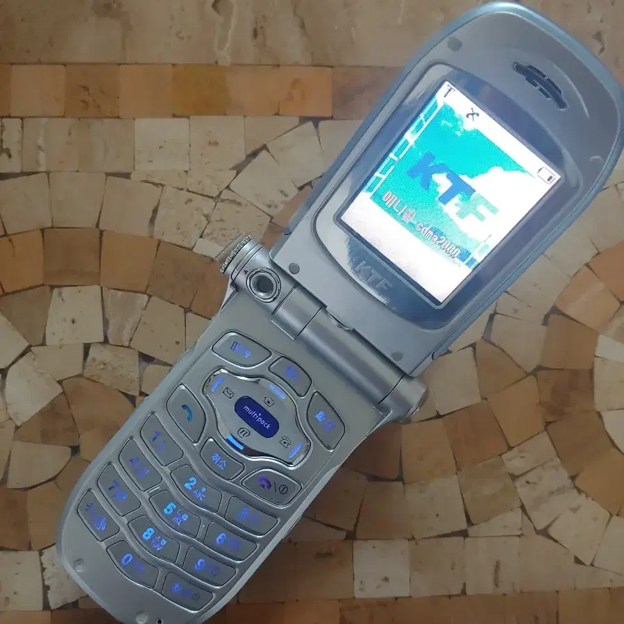 General Phone (Feature Phone) 올드폰,흑백폰,레어폰,구형폰 on Bunjang with safe global shipping.