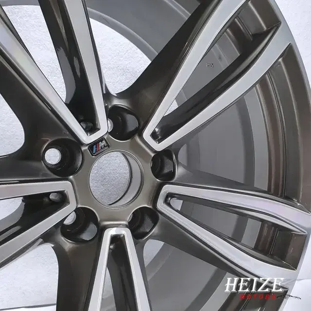 Tire/Wheel BMW,BMW중고휠,BMW7시리즈,7시리즈휠,730D중고휠 on Bunjang Global Site.