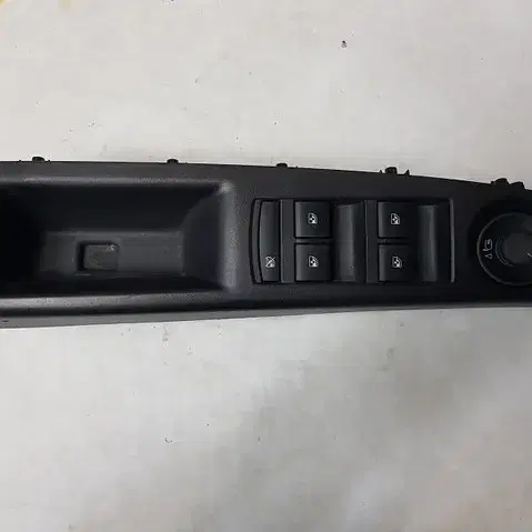 Car Part 크루즈,라세티프리미어,윈도우스위치,메인스위치,운전석스위치 on Bunjang Global Site.