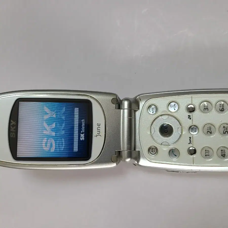 General Phone (Feature Phone) IM-7300,스카이폴더폰,수집용폰 on Bunjang with safe global shipping.