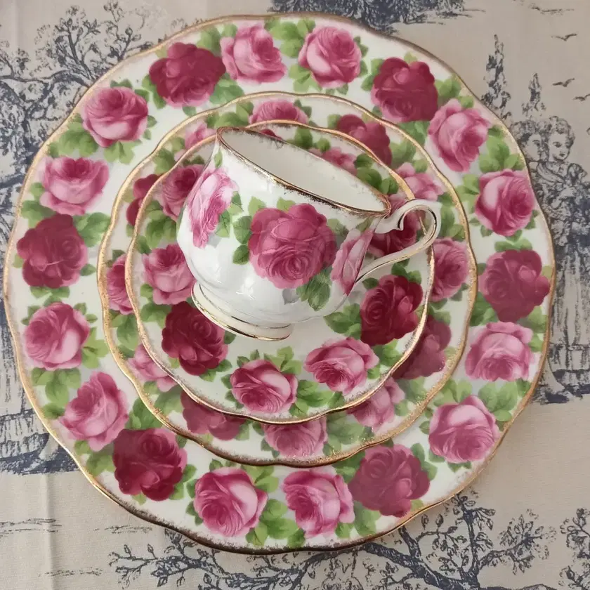 Bowl/Home Set 로얄알버트,잉글리쉬,로즈 on Bunjang with safe global shipping.