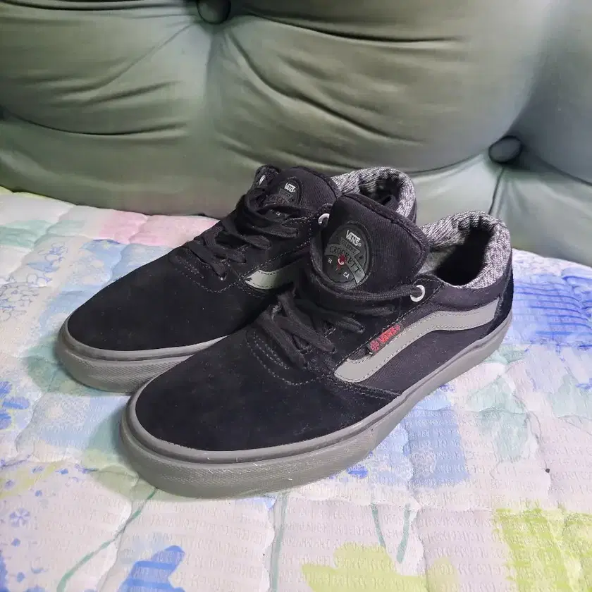 VANS Sneakers 반스,보드화,스니커즈,슈프림,265 on Bunjang Global Site.