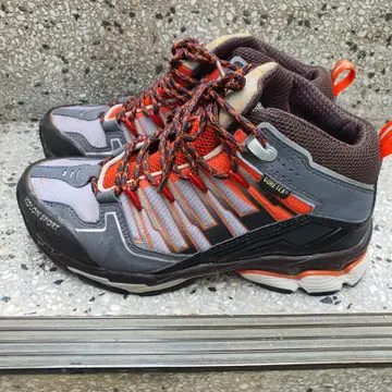 KOLON SPORT Hiking/Trekking Shoes on Bunjang Global Site.