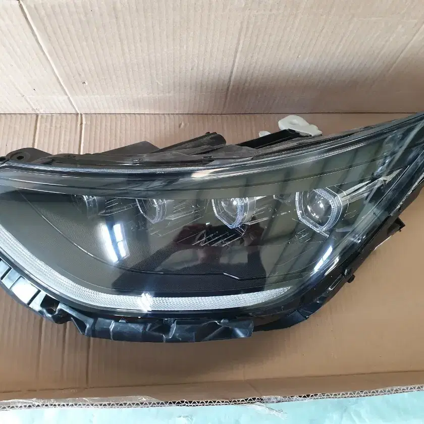 dn8 소나타 센슈어스 인스퍼레이션 전조등 라이트 팝니다 #dn8,#인스퍼레이션,#풀led,#프로젝션풀led,#4구풀led on Bunjang Global Site.