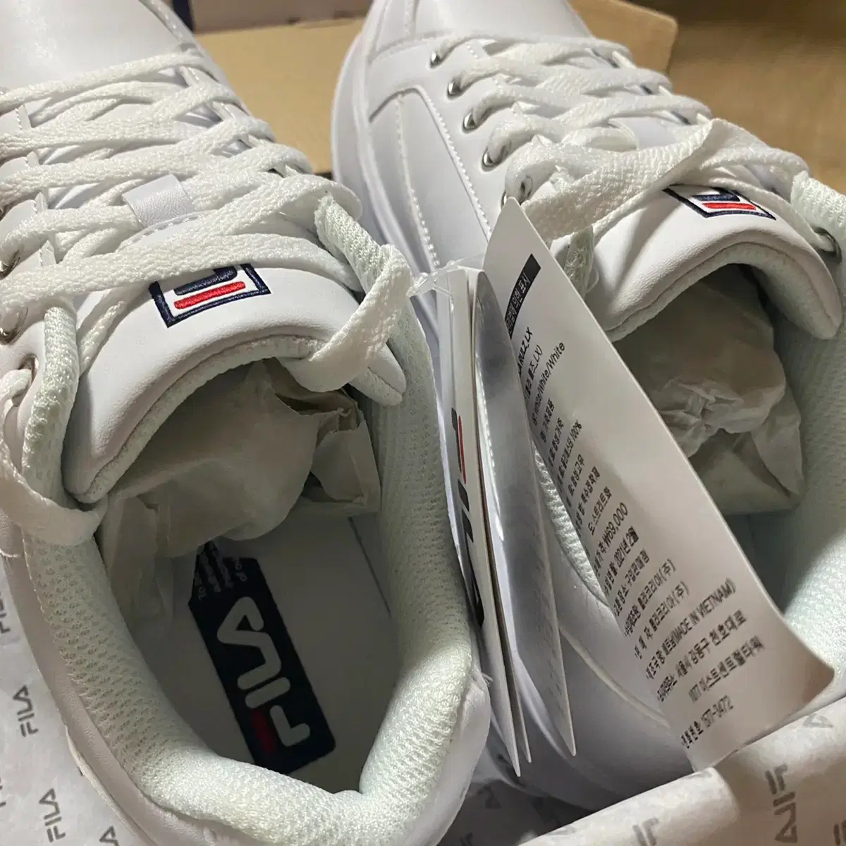 FILA Sneakers 휠라,휠라운동화,운동화,신발,스니커즈 on Bunjang Global Site.