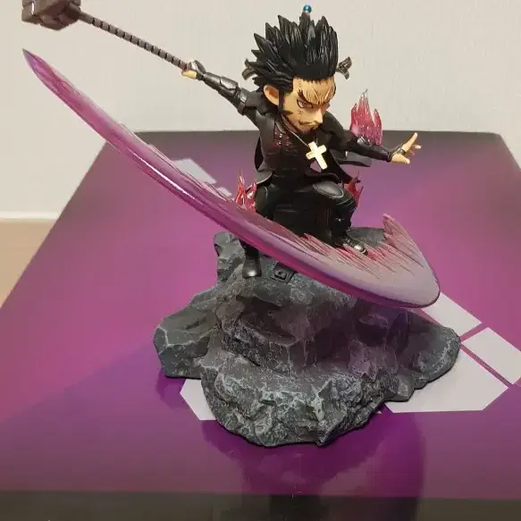 ONEPIECE | 원피스 ONEPIECE Little Prince Hawk Eyes Mihawk Unsealed goods ...