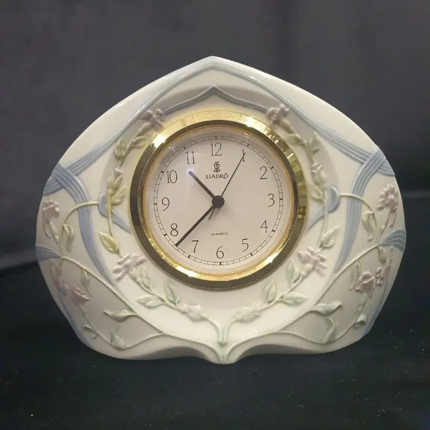 Spanish Yards Porcelain Clock on Bunjang Global Site.