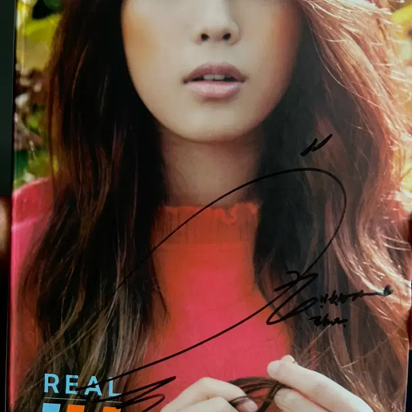 sell IU autograph iu autograph sign signature on Bunjang Global Site.