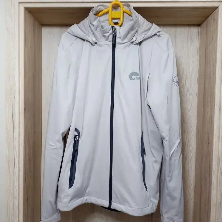 Nepa windproof jacket size 95 #네파,#자켓,#점퍼,#바람막이 on Bunjang Global Site.