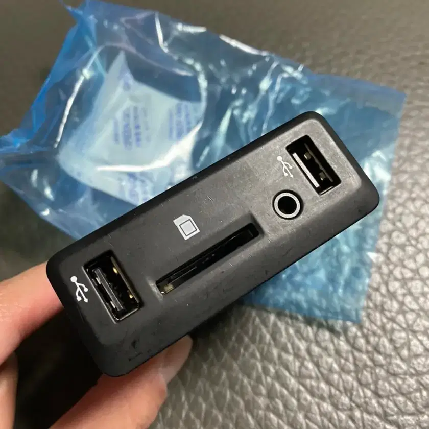 SM6 QM6 USB Socket (CarPlay X) #sm6,#usb,#삼성,#르노삼성,#qm6 on Bunjang Global Site.