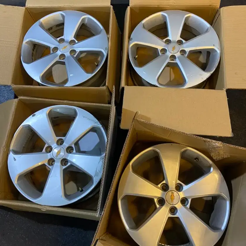 쉐보레 가솔린 17인치 순정휠 pcd 105 #쉐보레크루즈,#쉐보레휠,#쉐보레(대우)라세티프리미어,#크루즈가솔린휠,#순정 on Bunjang Global Site.