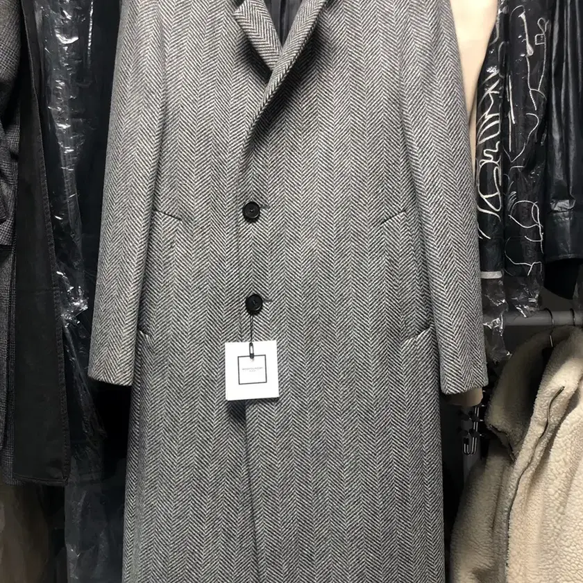 WOOYOUNGMI | 우영미 wooyoung mi 18fw herringbone coat 46 #우영미,#코트,#턴업,#준지,#백로고 on Bunjang Global Site.