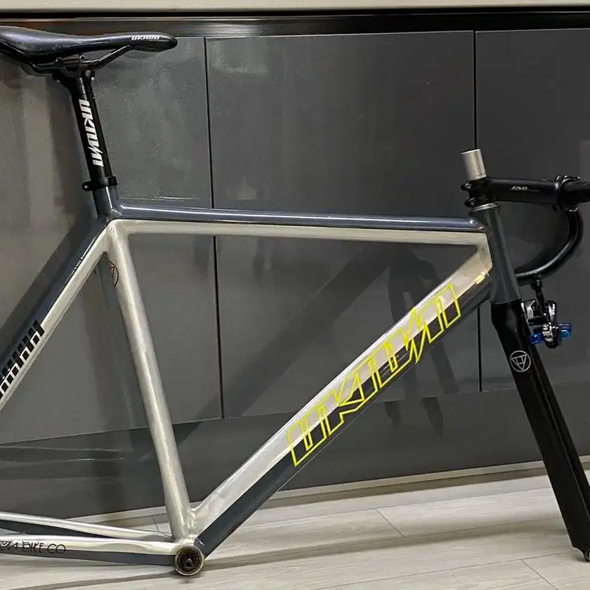 UNKNOWN | 언노운 Unknown LV1 Two-Tone Color Frameset Size M #언노운,#lv1,#lv ...