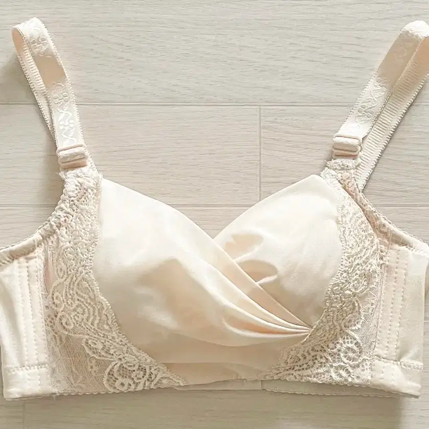 노와이어 뽕브라 70ab사이즈 5cm (브라단품) #70b,#70a,#왕뽕브라,#브라,#노와이어브라 on Bunjang Global Site.