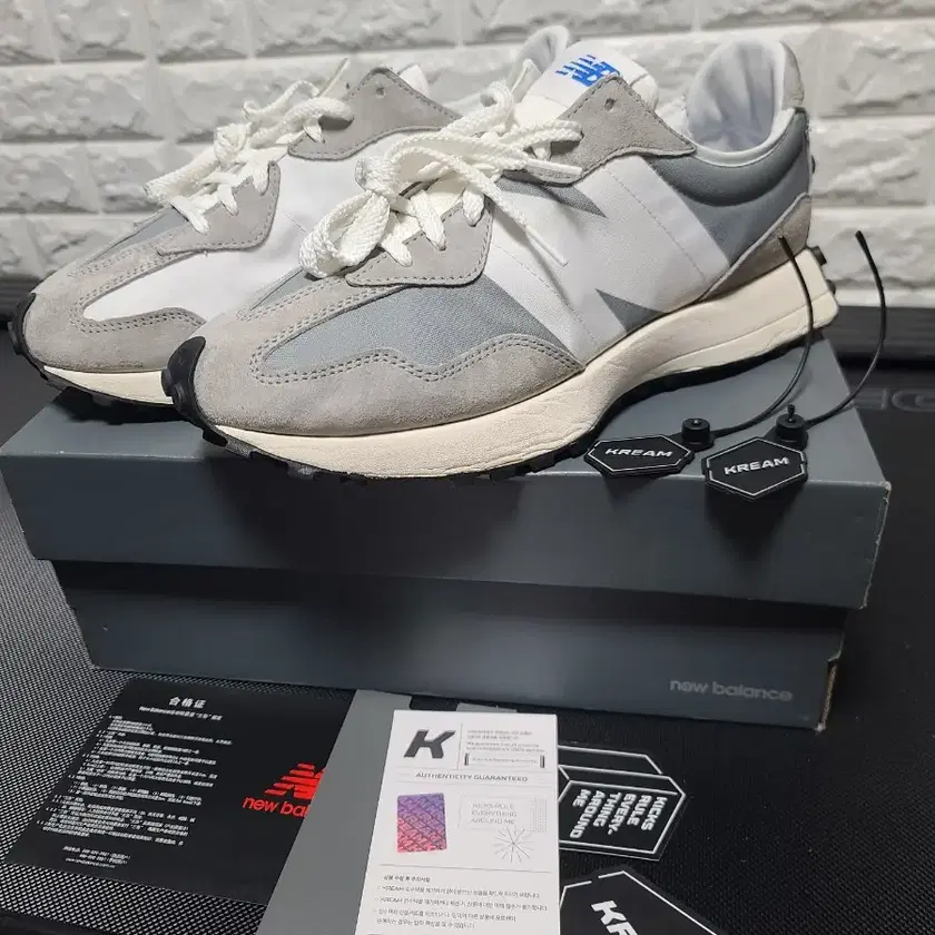 NEW BALANCE Sneakers 290,us11,그레이,뉴발란스,327 on Bunjang Global Site.