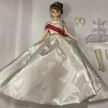 1997 jennie Collection series outdoor wear aka Robe d'ecolete doll ...