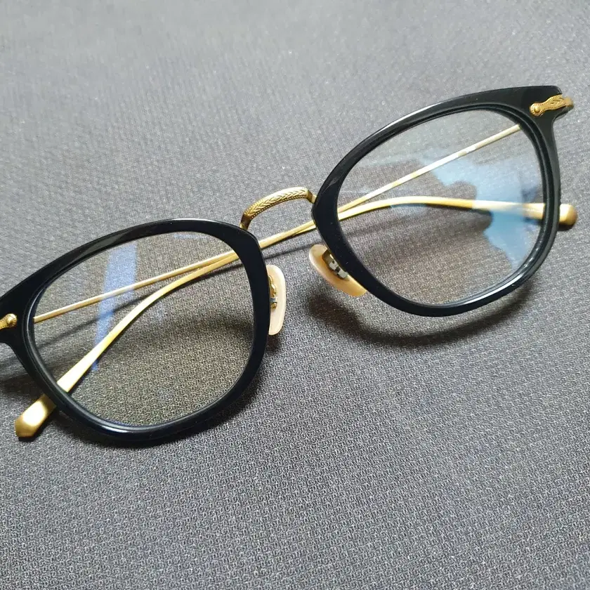 Caponi Black Horn-rimmed Titanium Alloy Glasses #안경,#패션,#뿔테 on Bunjang ...