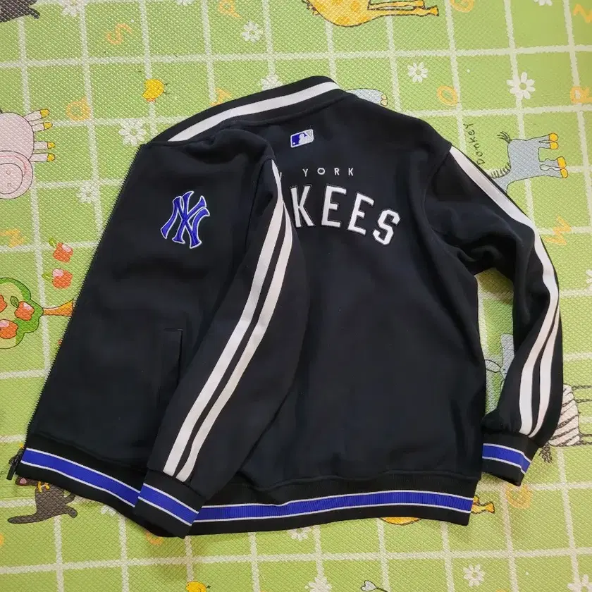 MLB MLB Authentic New York Yankees Baseball Jumper Size 95 with Free ...