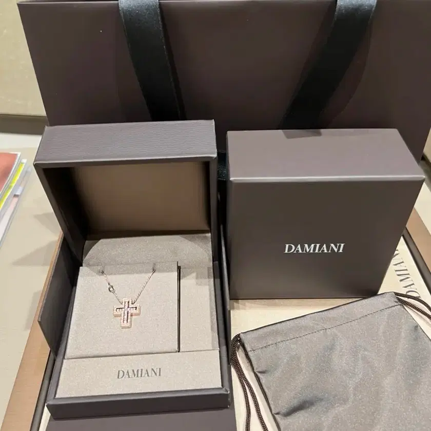 DAMIANI | 다미아니 Damiani Belle Epoque Medium Rose Gold #다미아니,#벨에포크,#다미아니 ...