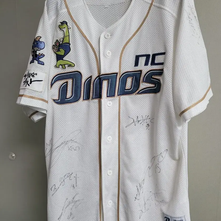 nc dinos team signature jersey 110 size pole808 #NC다이노스,#사인유니폼,#엔씨다이노스,#엔씨다이노스유니폼 on Bunjang ...
