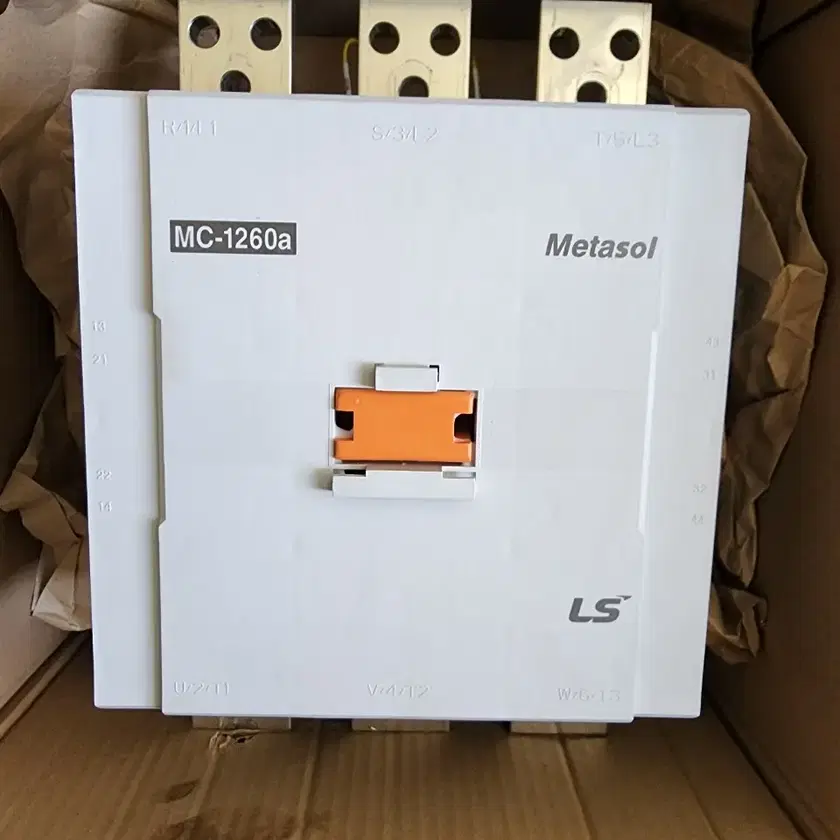 LS산전 전자접촉기 자석 MC-1260a 중고a급 sell #ls산전,#마그네트,#전자접촉기 on Bunjang Global Site.