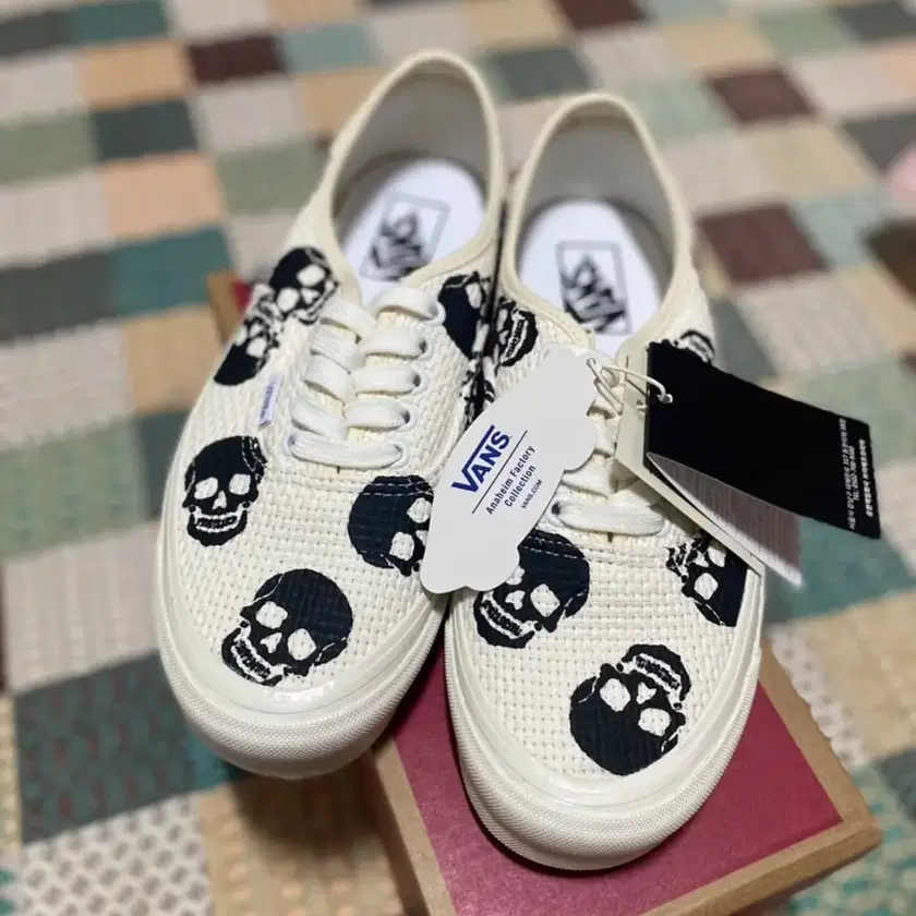VANS Sneakers 반스,어센틱,44dx,반스265,어샌틱265 on Bunjang with safe global shipping.
