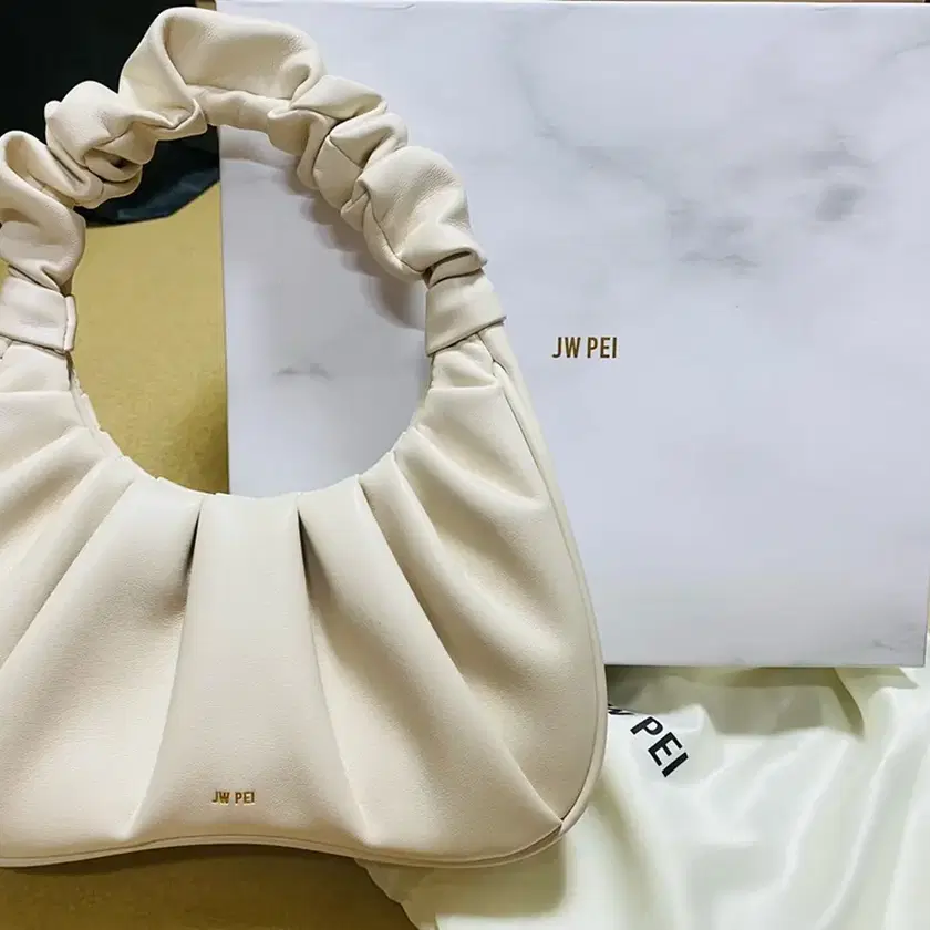 Jin - Full Packed (Like New)JW PEI Bag #토트백,#데일리,#JEPEI,#가비백,#판매1위 on ...