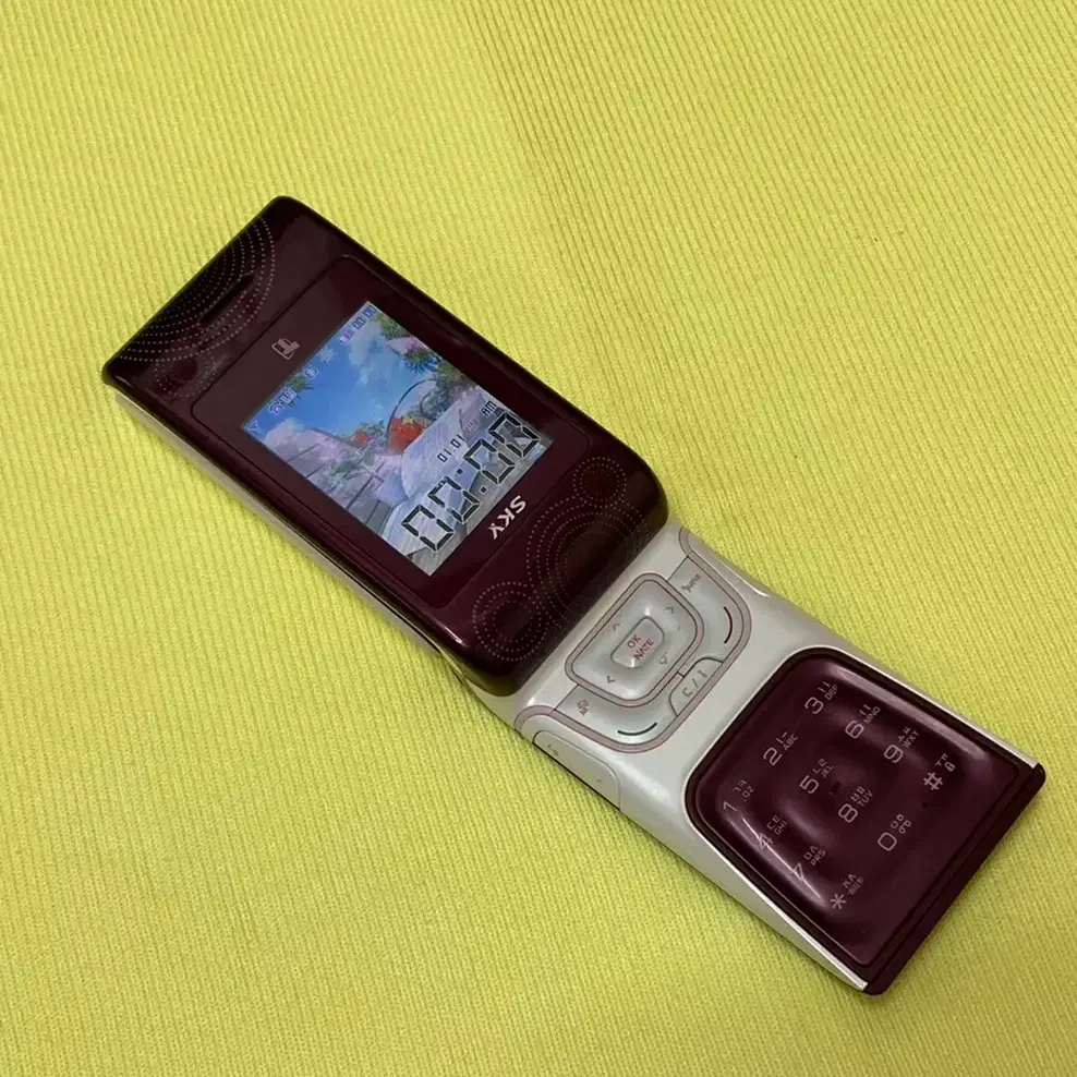 General Phone (Feature Phone) 올드폰,IM-U200,스카이스윙폰,피쳐폰,게임폰 on Bunjang with safe global shipping.