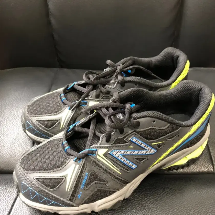 NEW BALANCE Sneakers #뉴발240mm,#뉴발란스240,#240mm운동화 on Bunjang Global Site.