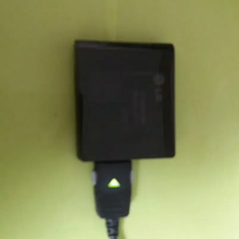 LG Cables/Chargers/Peripheral Devices 뷰티폰배터리,뷰티폰충전거치대,LG-SH210,LGIP-580A,DC-N12 on Bunjang ...