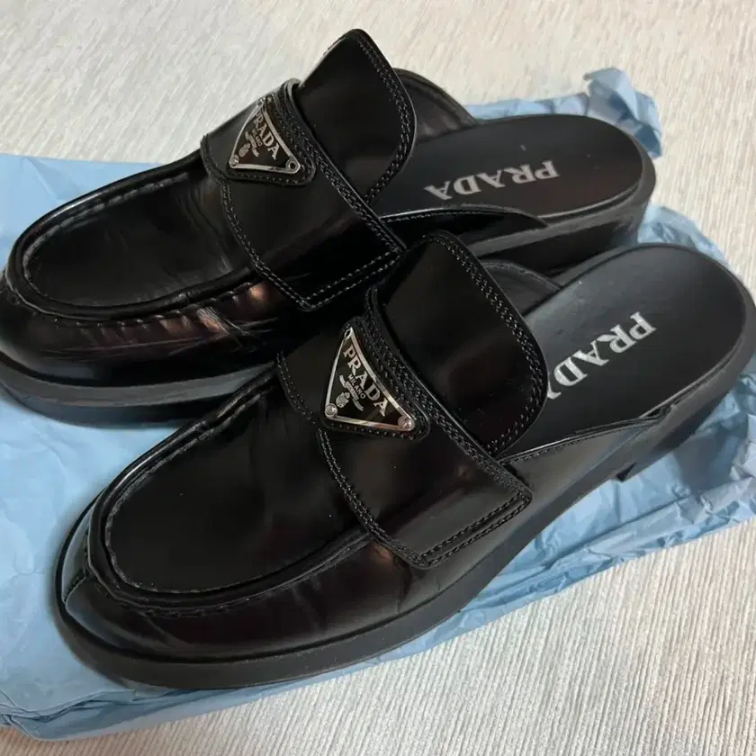 PRADA | 프라다 PRADA 프라다 브러시드 가죽 뮬 #프라다뮬,#프라다로퍼,#프라다구두,#프라다브러시드,#프라다신발 on Bunjang Global Site.