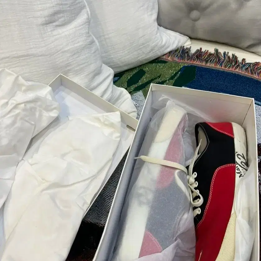 MAISON MARGIELA | 메종마르지엘라 MARGIELA TABI 43 brand new sneakers MARGIELA ...