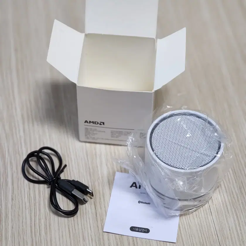AMD | amd AMD Bluetooth Speaker #블루투스스피커,#AMD,#스피커 on Bunjang Global Site.