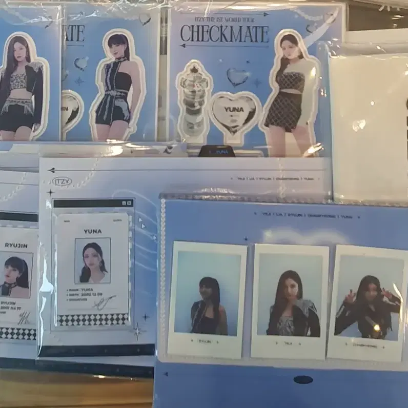 ITZY | 있지 Itzy ITZY concert worldtour sells merchandise. on Bunjang Global Site.