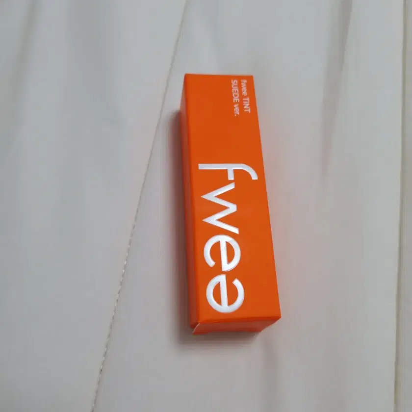 Lip Tint 퓌,FWEE,틴트,드라이리허설,퓌틴트2호드라이리 on Bunjang with safe global shipping.