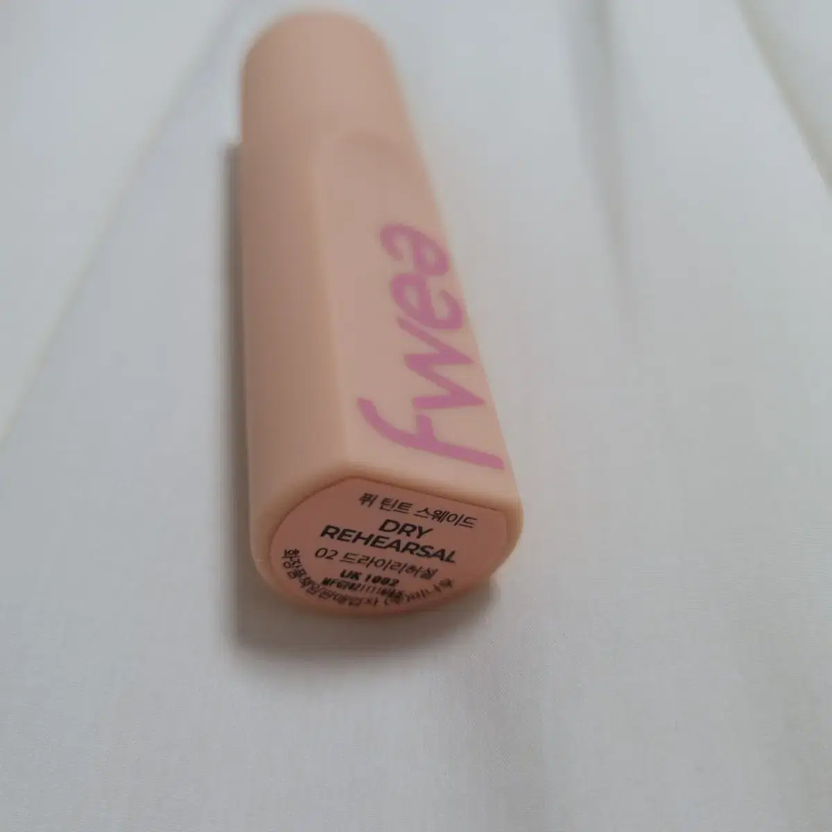 Lip Tint 퓌,FWEE,틴트,드라이리허설,퓌틴트2호드라이리 on Bunjang with safe global shipping.