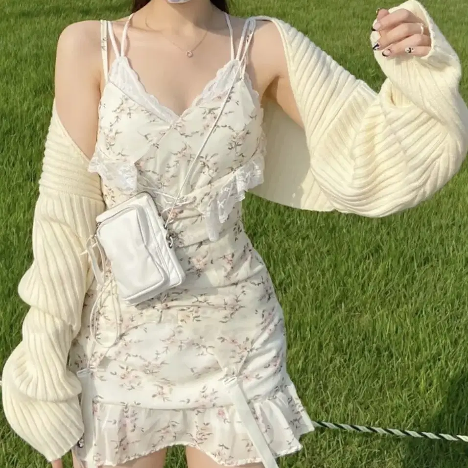 Mini Dress 프릴원피스 꽃무늬원피스 펀칭원피스 코르셋원피스 에이블리 On Bunjang Global Site