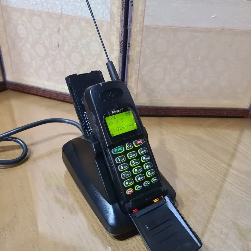 Vintage Samsung Anicon SCH-370 cell phone #삼성애니콜,#삼성휴대폰,#애니콘SCH-37,#핸드폰,#빈티지휴대폰 on Bunjang ...