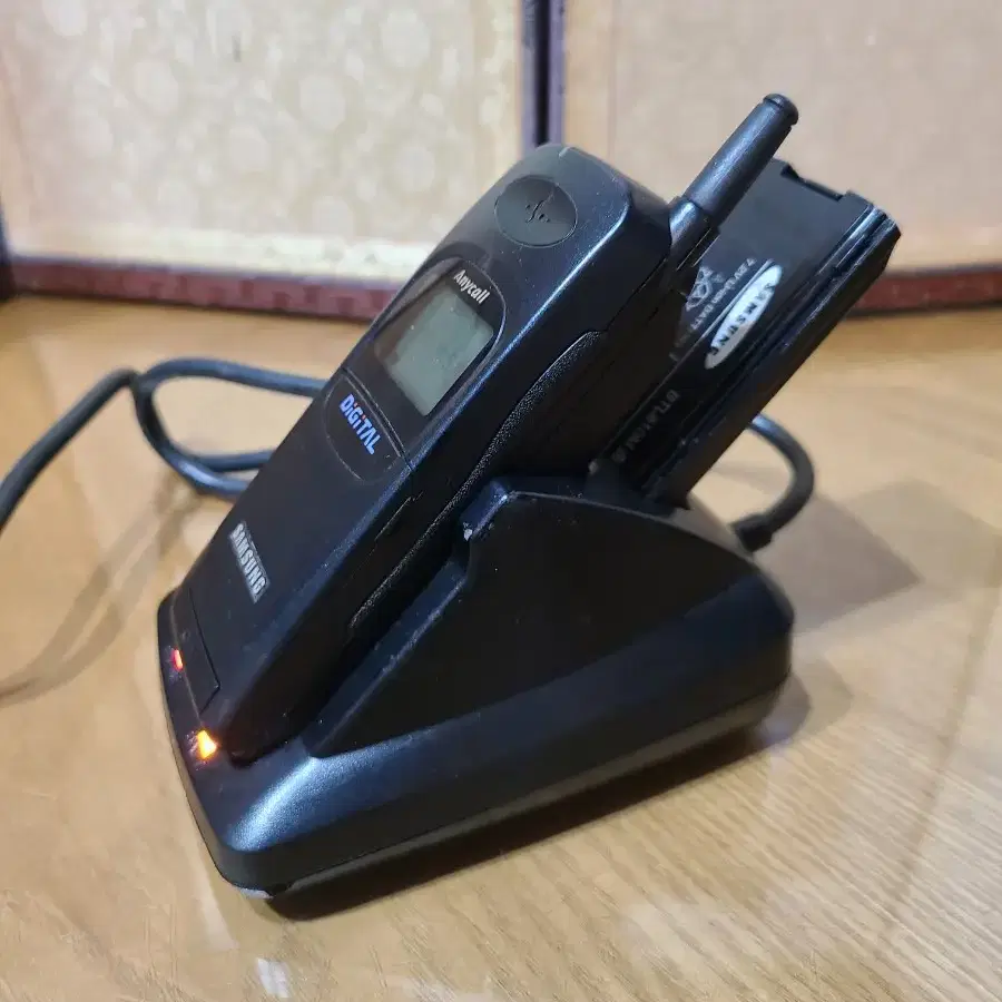 General Phone (Feature Phone) 삼성애니콜,삼성휴대폰,애니콘SCH-37,핸드폰,빈티지휴대폰 on Bunjang Global Site.