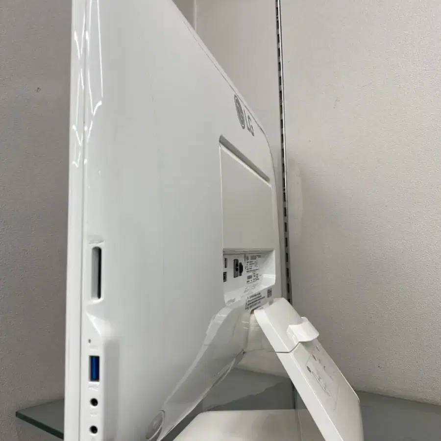 LG Desktop 22v24,일체형,올인원,컴퓨터,데스크탑 on Bunjang Global Site.