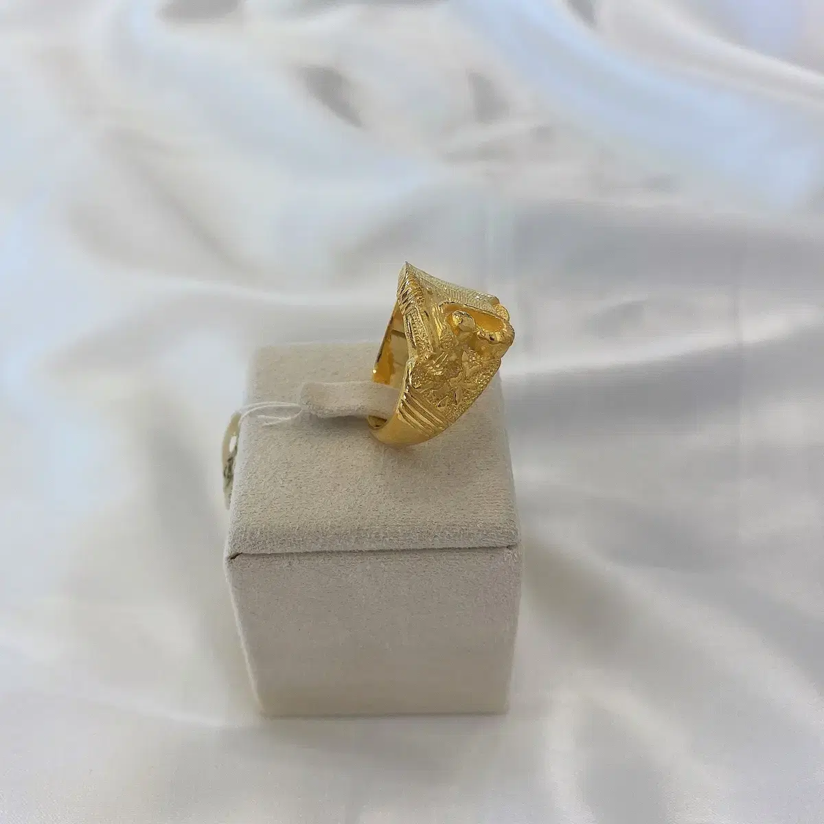 Gold Ring 24k금반지,순금5돈,24k남자반지,호랑이반지,두꺼운반지 on Bunjang with safe global shipping.