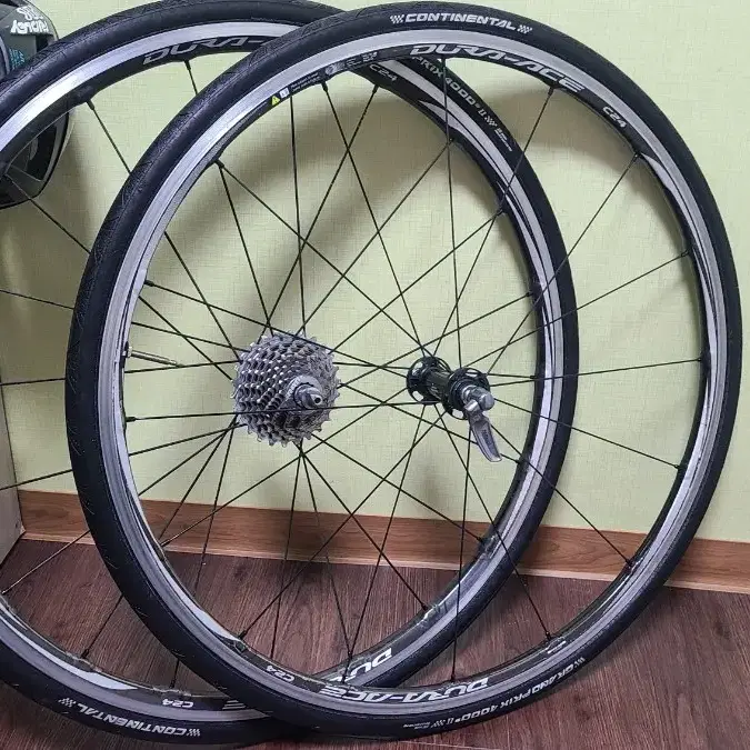 We are selling the wh-cs9000 wheel set for the Dura-Ace. #듀라에이스,#휠셋 ...