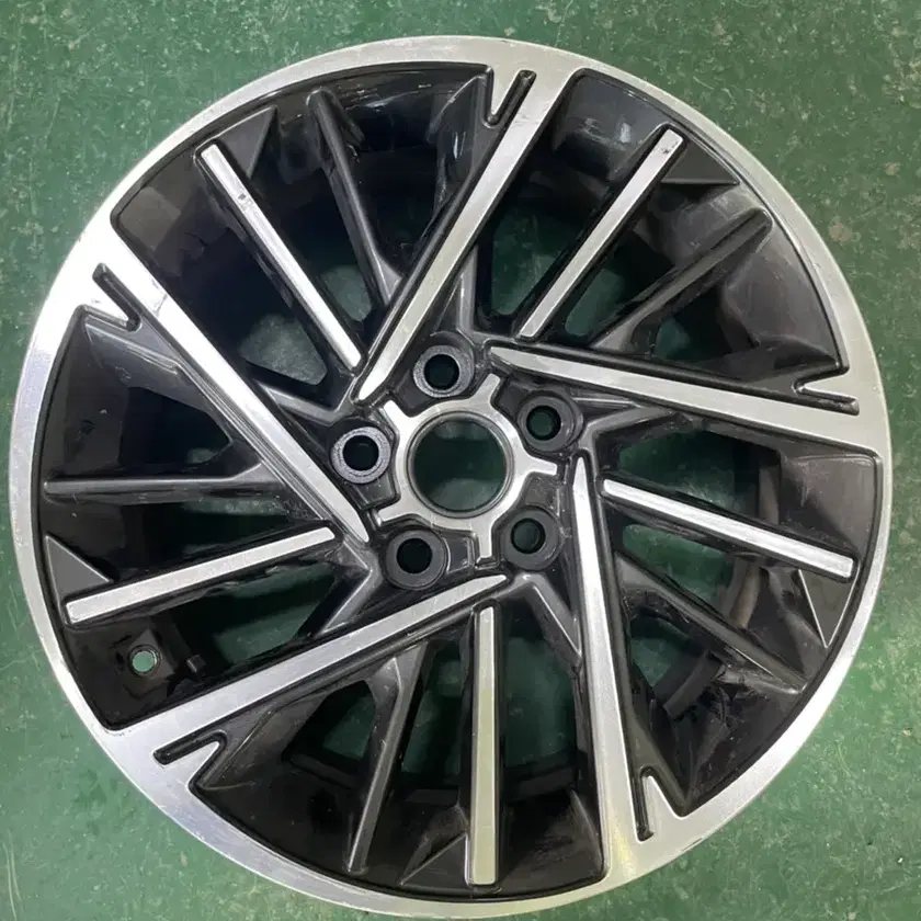 아반떼 CN7 17인치 휠 #cn7휠,#cn717인치휠,#cn7중고휠,#cn7휠중고,#아반떼cn7휠 on Bunjang Global Site.