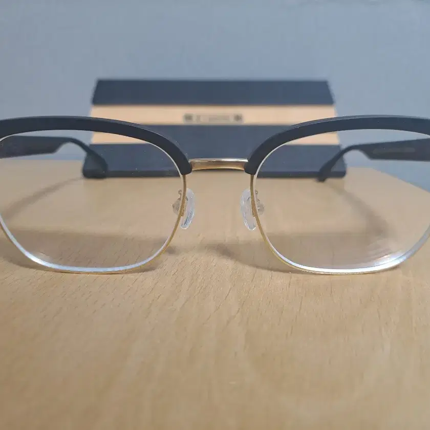 Crusade C4518 C.06 Vahn-Pony Glasses #반뿔테안경,#크루세이드 on Bunjang Global Site.